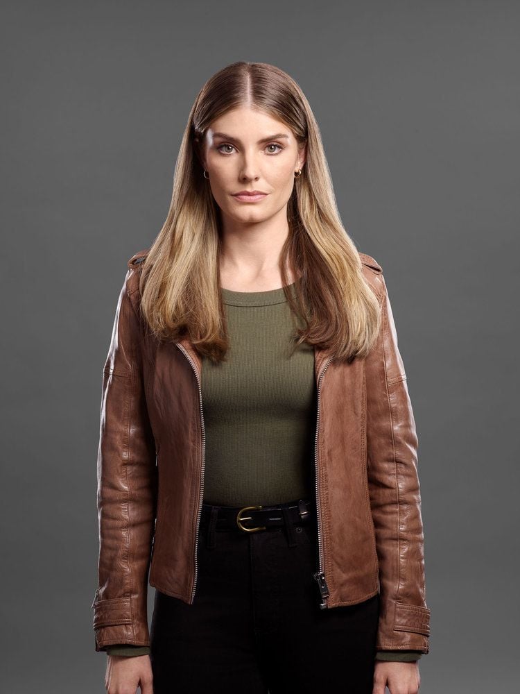 Code Quantum (2022) : Photo Caitlin Bassett - 45 sur 53 - AlloCiné