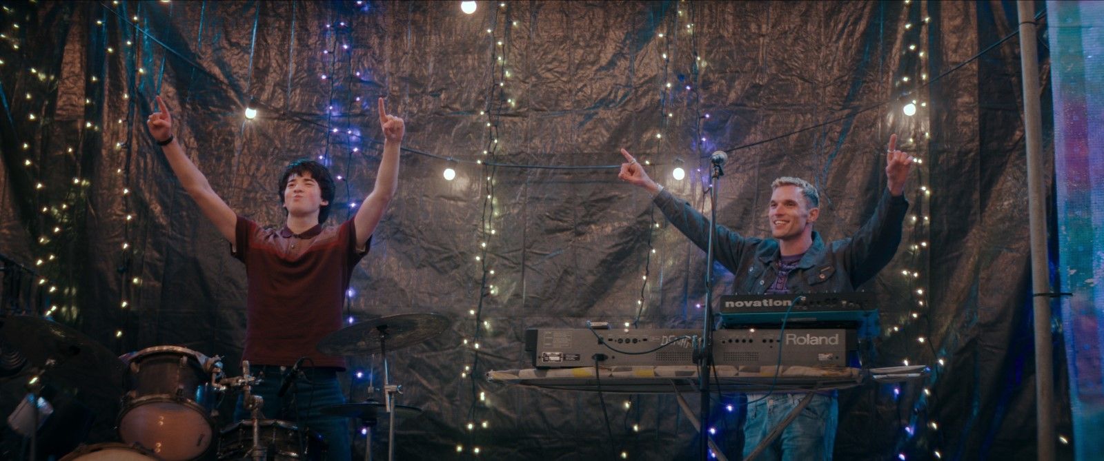 Photo de Ed Skrein - Avant, j'étais célèbre : Photo Ed Skrein, Leo Long ...