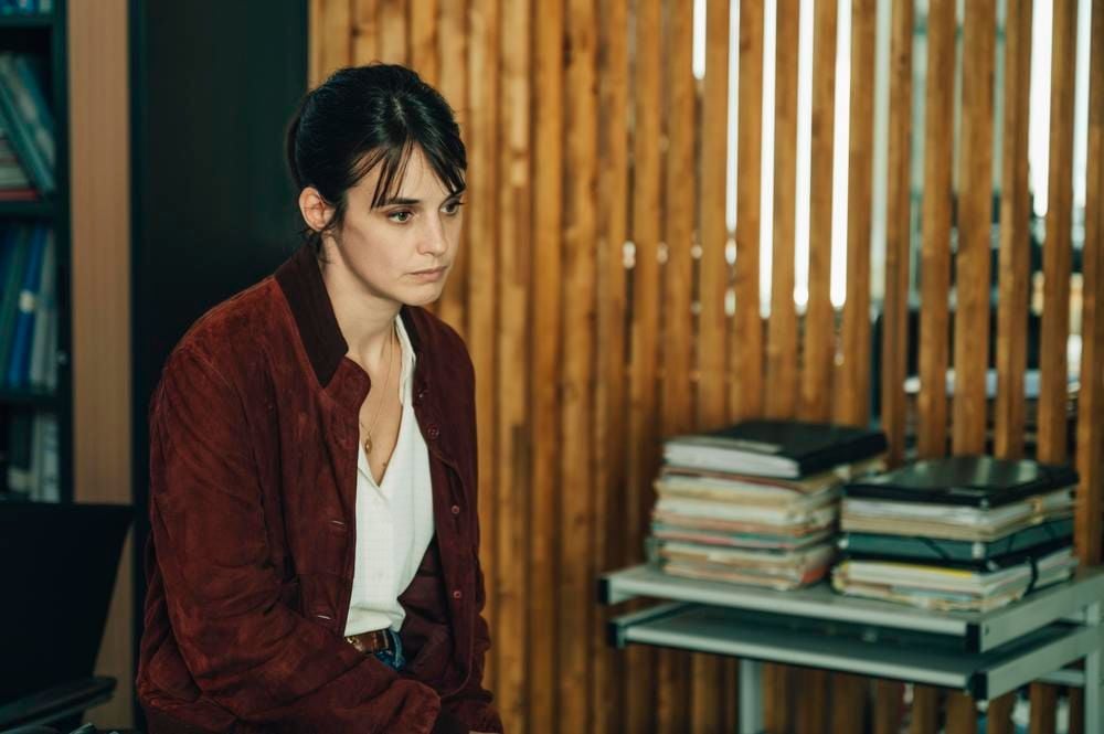 Syndrome E : Syndrome E : Photo Jennifer Decker - 4 sur 7 - AlloCiné