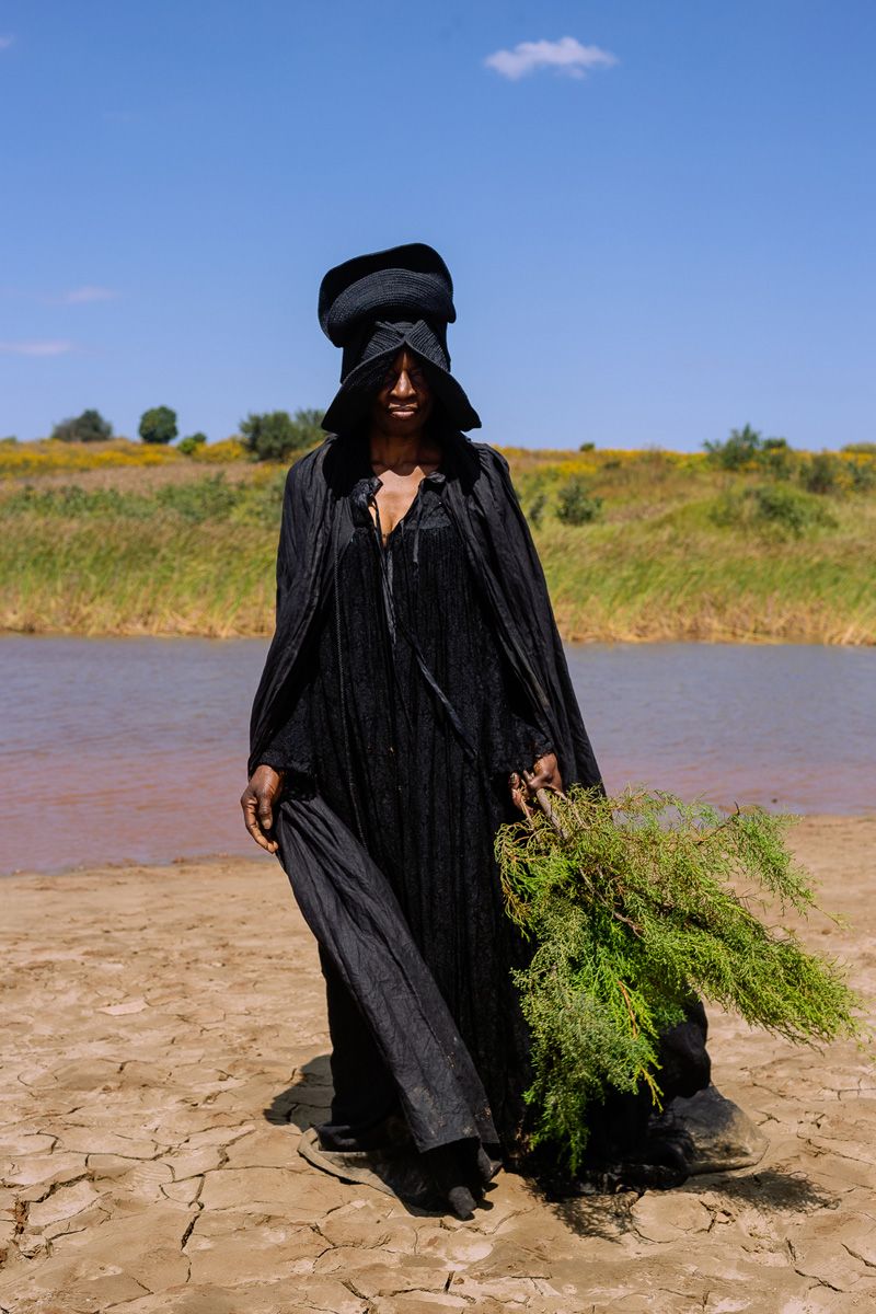 Photo du film Augure - Photo 1 sur 10 - AlloCiné