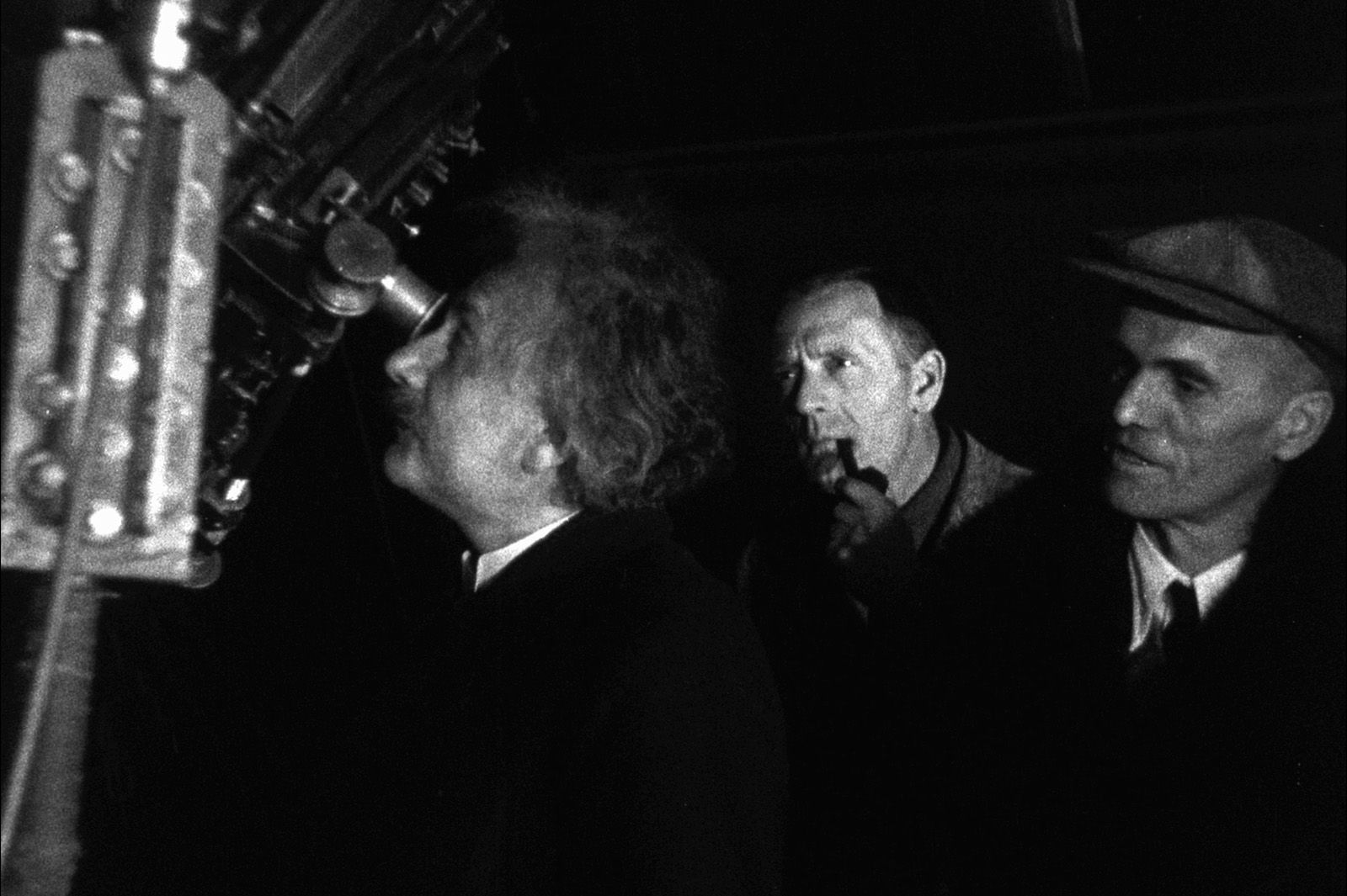 Photo du film Einstein et la bombe - Photo 16 sur 24 - AlloCiné