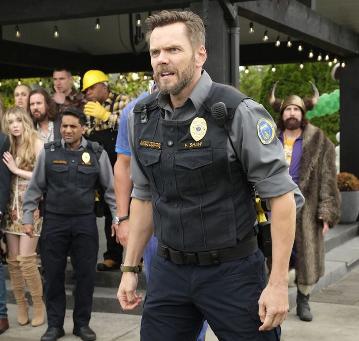 Photo de Joel McHale - Animal Control : Photo Joel McHale - Photo 1 sur 141 - AlloCiné