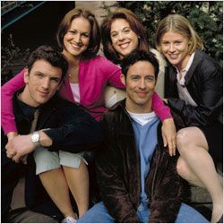 Tom Cavanagh : qui est le mystérieux scientifique de Flash ? - AlloCiné