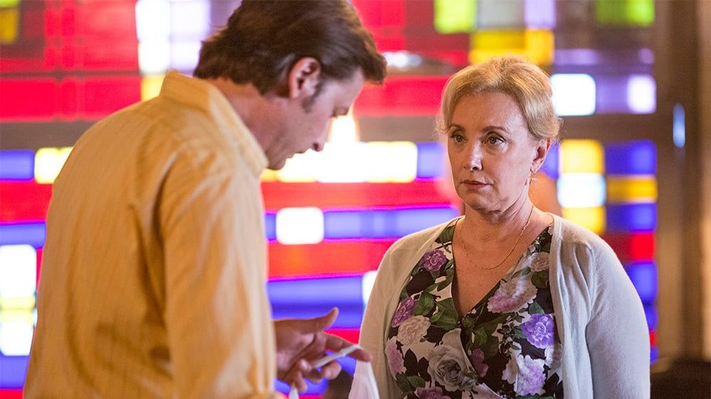 Poster saison 4 - Affiche 2 sur 124 - AlloCiné