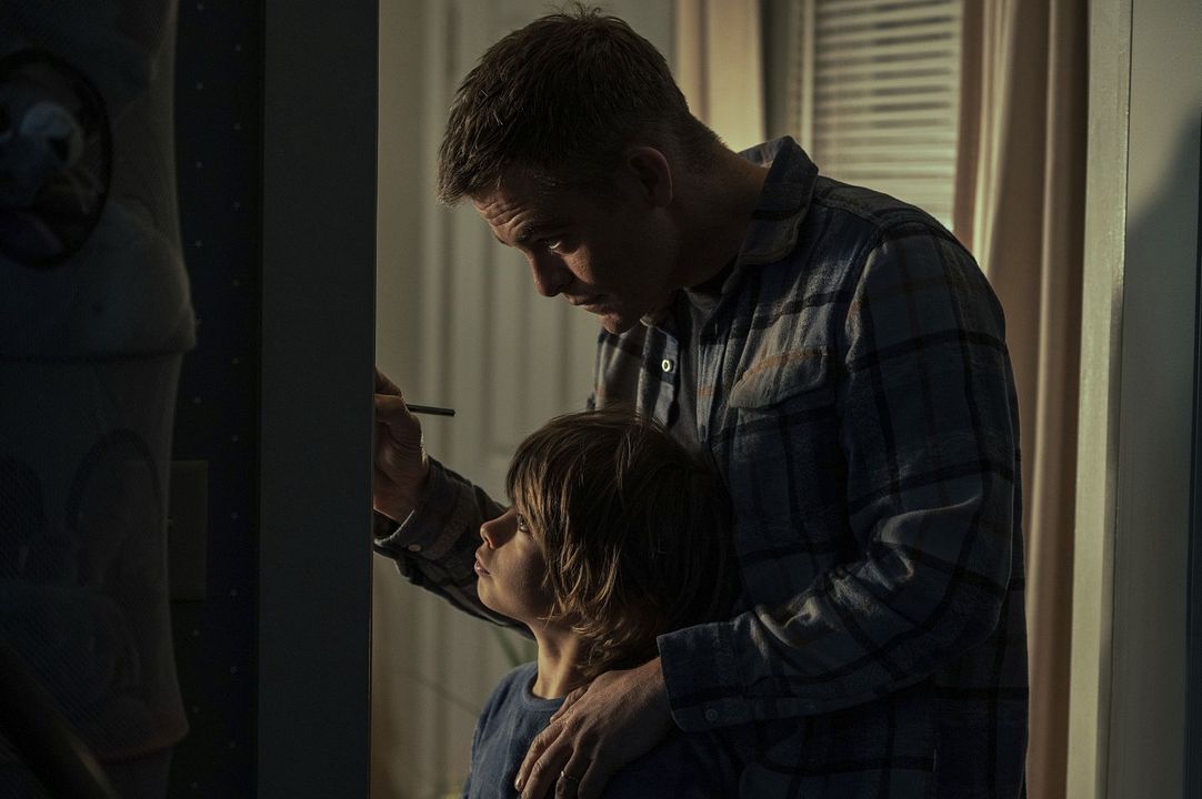 Photo de Chris Pine - The Contractor : Photo Chris Pine - Photo 42 sur ...