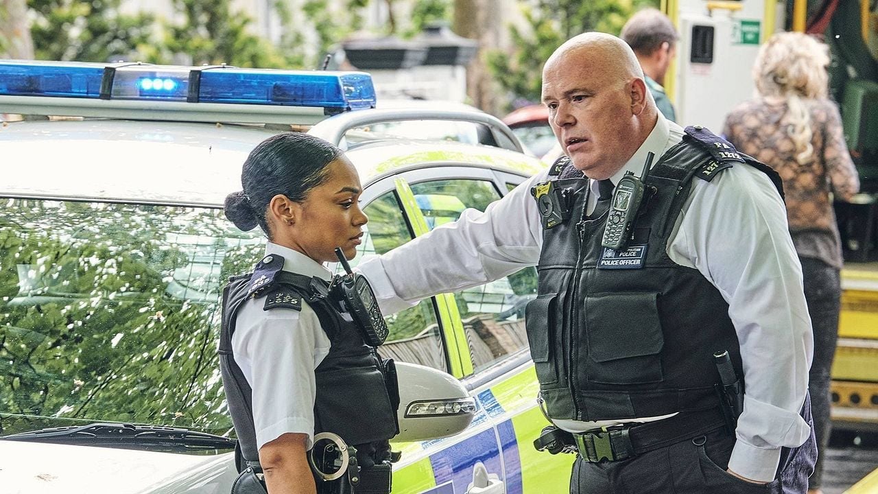 Poster saison 1 - Affiche 3 sur 4 - AlloCiné