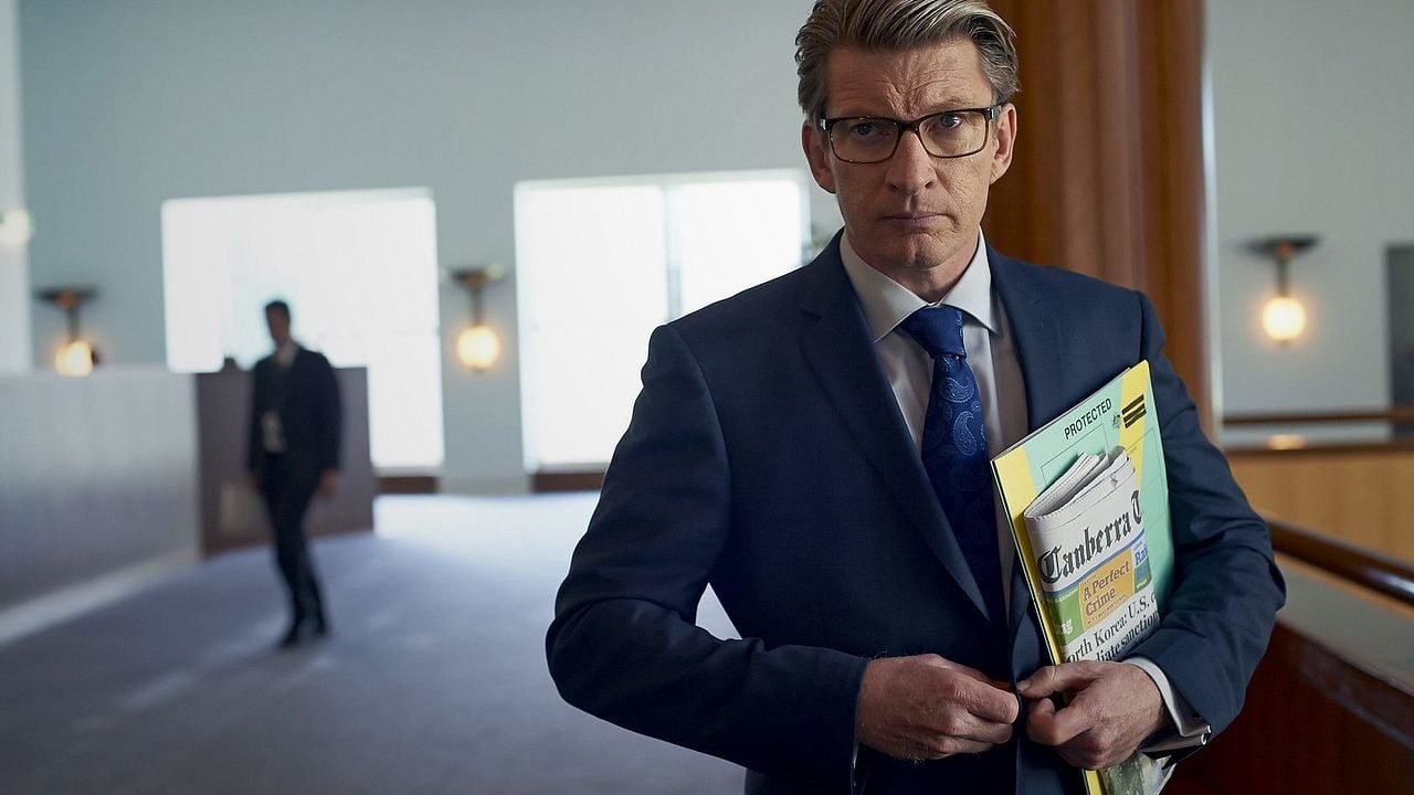 Poster saison 1 - Affiche 6 sur 30 - AlloCiné