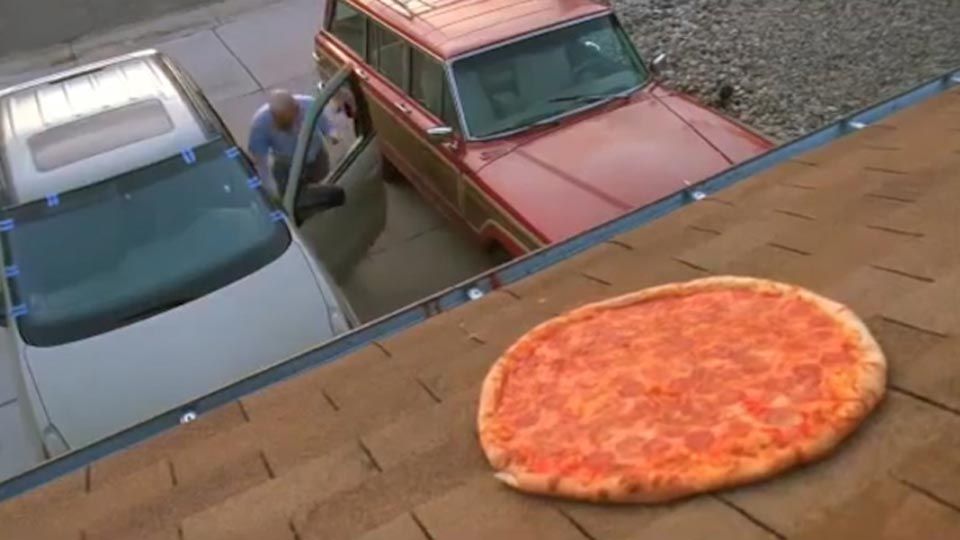 Breaking Bad - La pizza sur le toit - Vidéo Breaking Bad - AlloCiné