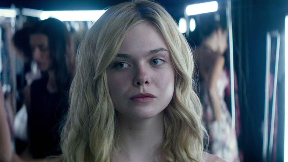 Trailer du film The Neon Demon - The Neon Demon Bande-annonce VF - AlloCiné