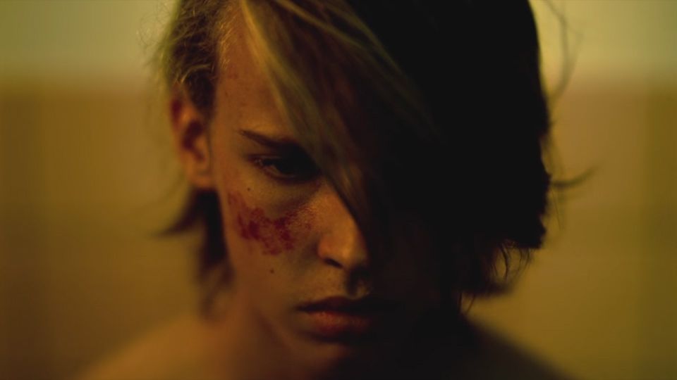 Trailer du film Violet - Violet Bande-annonce VO - AlloCiné