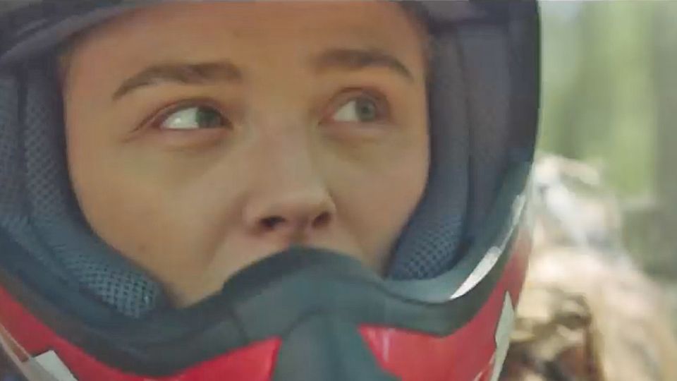 Trailer du film Mother/Android - Mother/Android Bande-annonce VO - AlloCiné